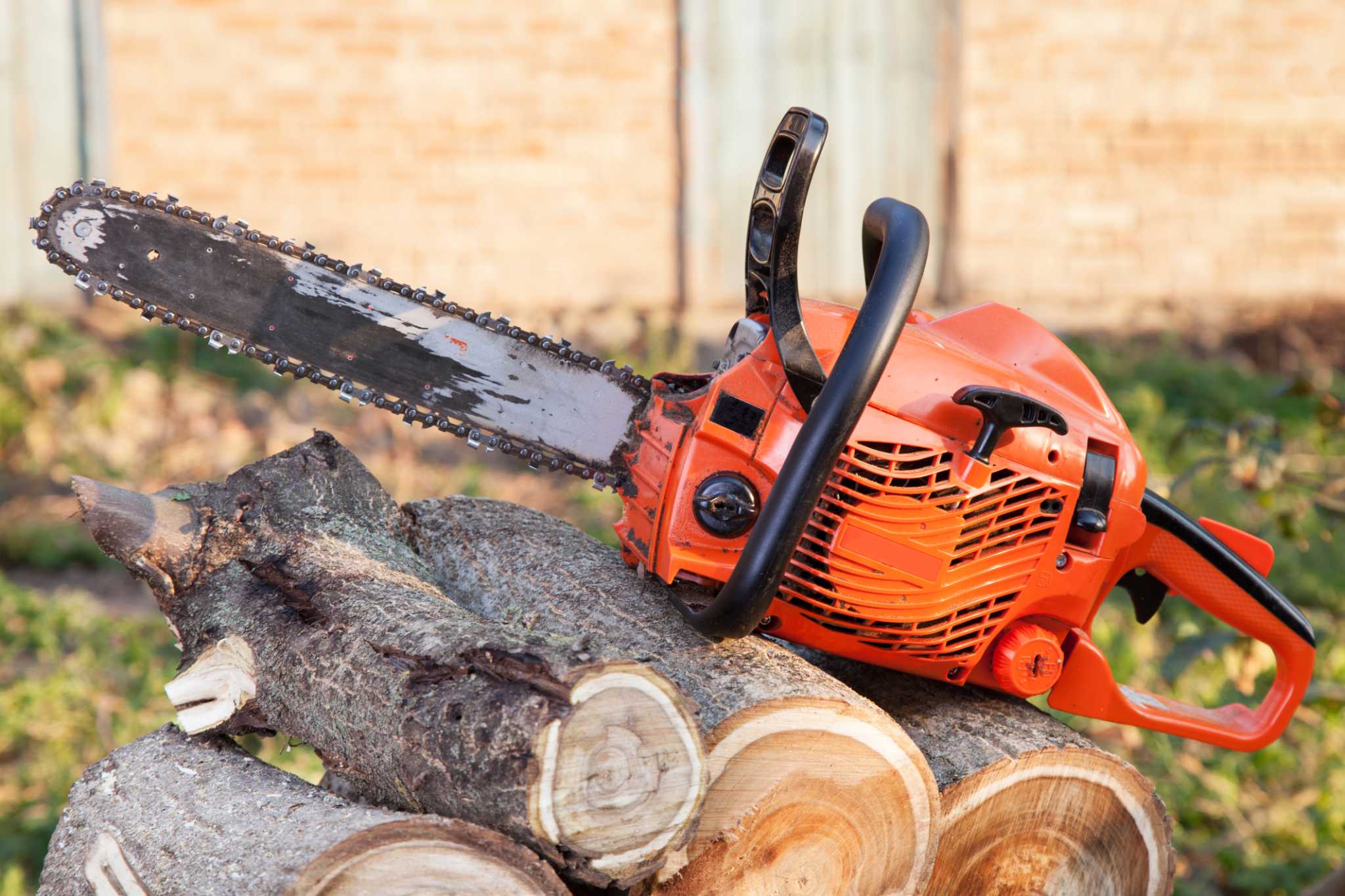 How to Troubleshoot an Electronic Ignition on a Chain Saw