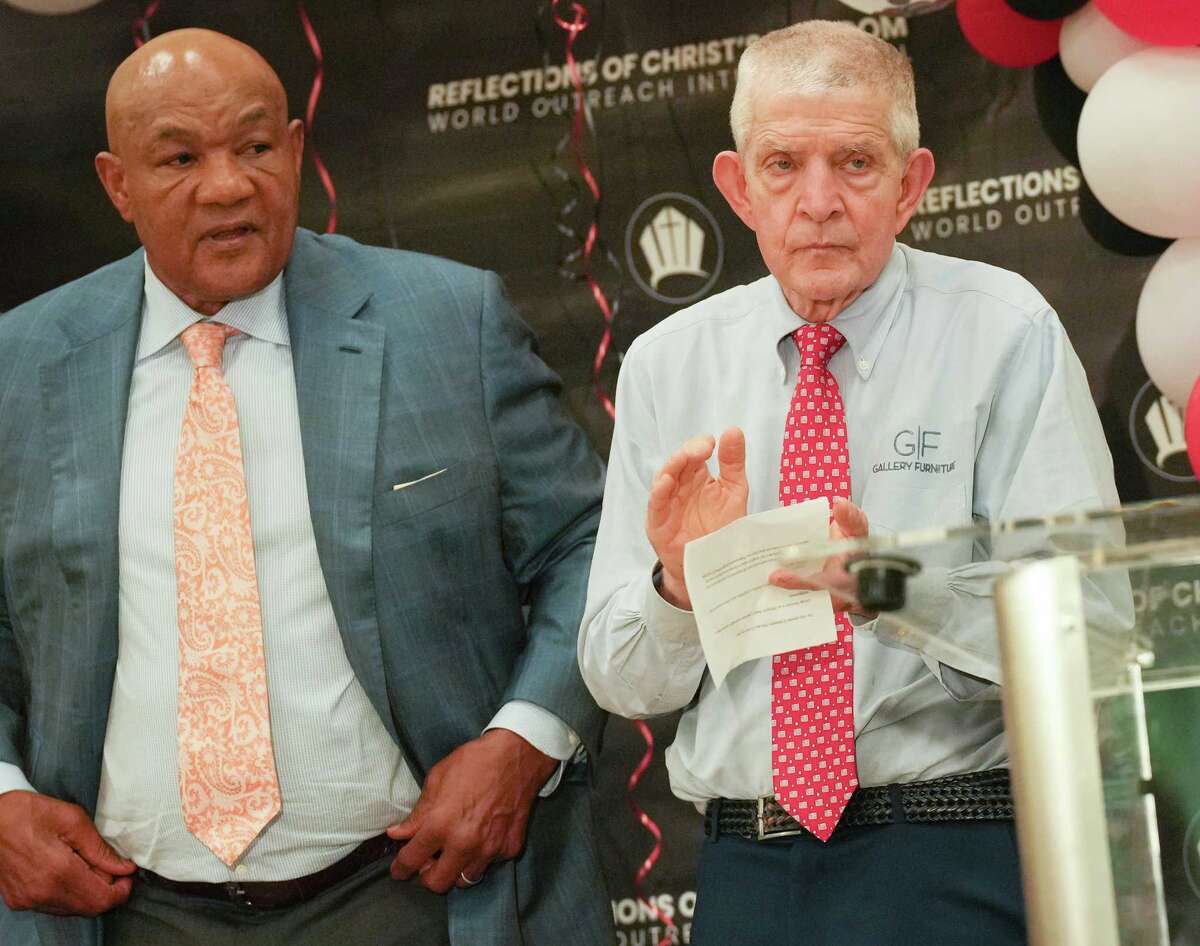 Gov. Greg Abbott's voucher tour interrupted by protesters in Houston