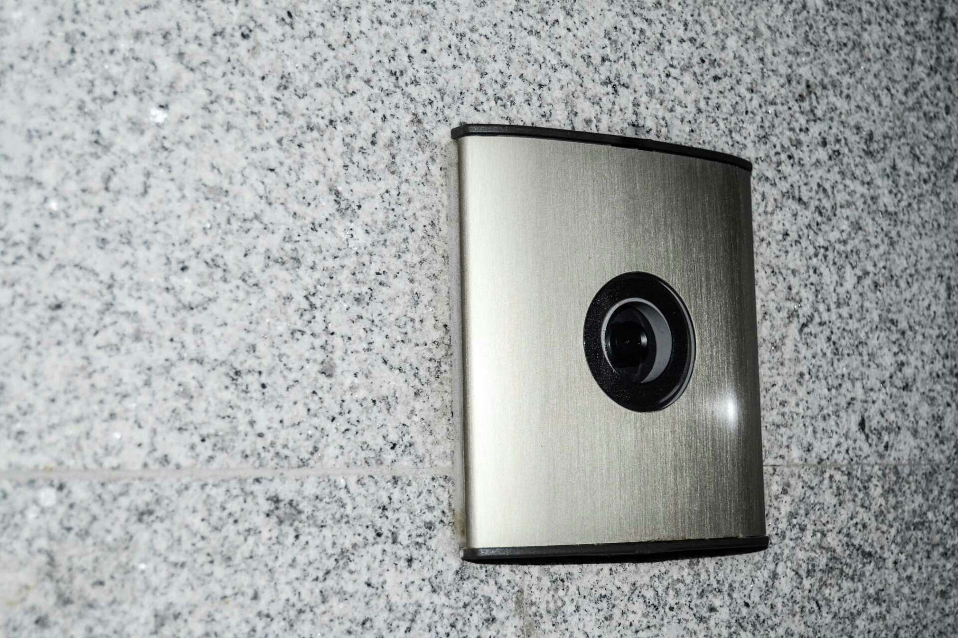 How to Troubleshoot a Wireless Doorbell