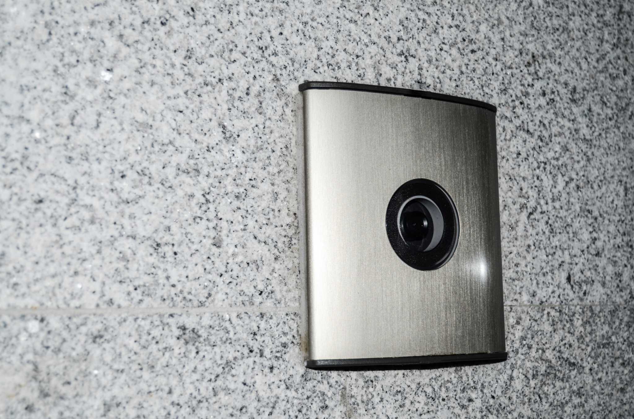 How to Troubleshoot a Wireless Doorbell