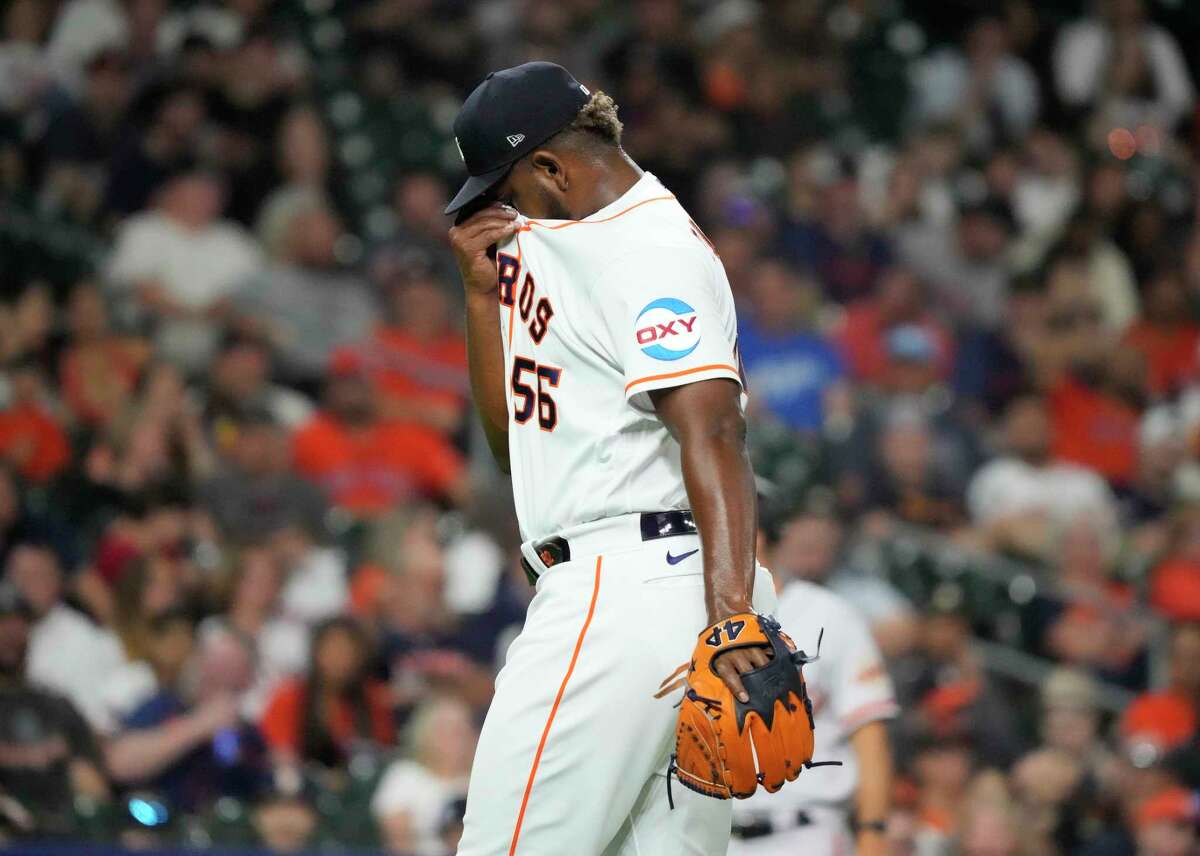 Houston Astros: Offense struggles to get hits in loss to Giants