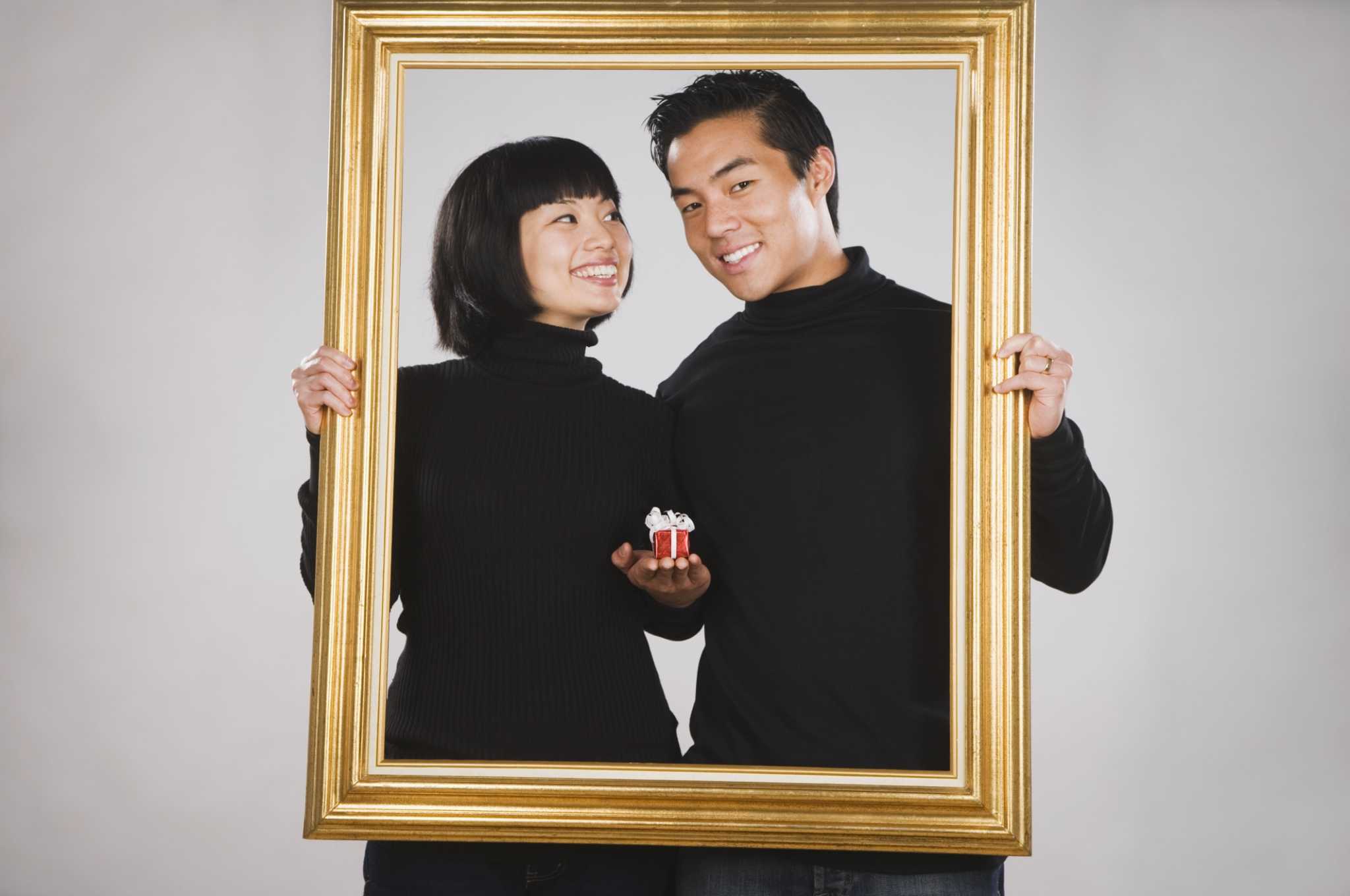 Placing Frames in a Bedroom by Feng Shui