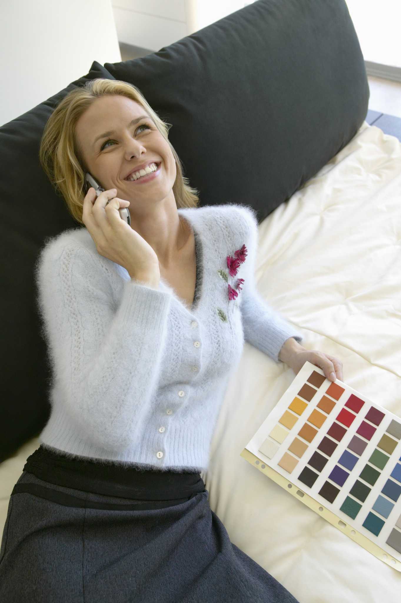 How to Use a Color Wheel to Pick Out Furniture