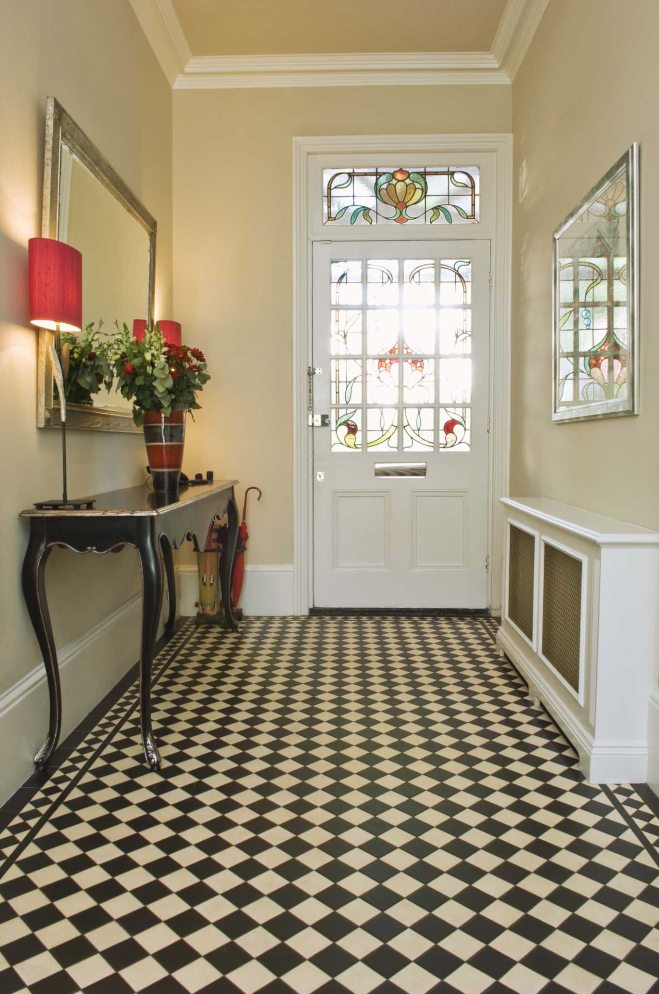 How To Use Mirrors To Bring Light Into A Room