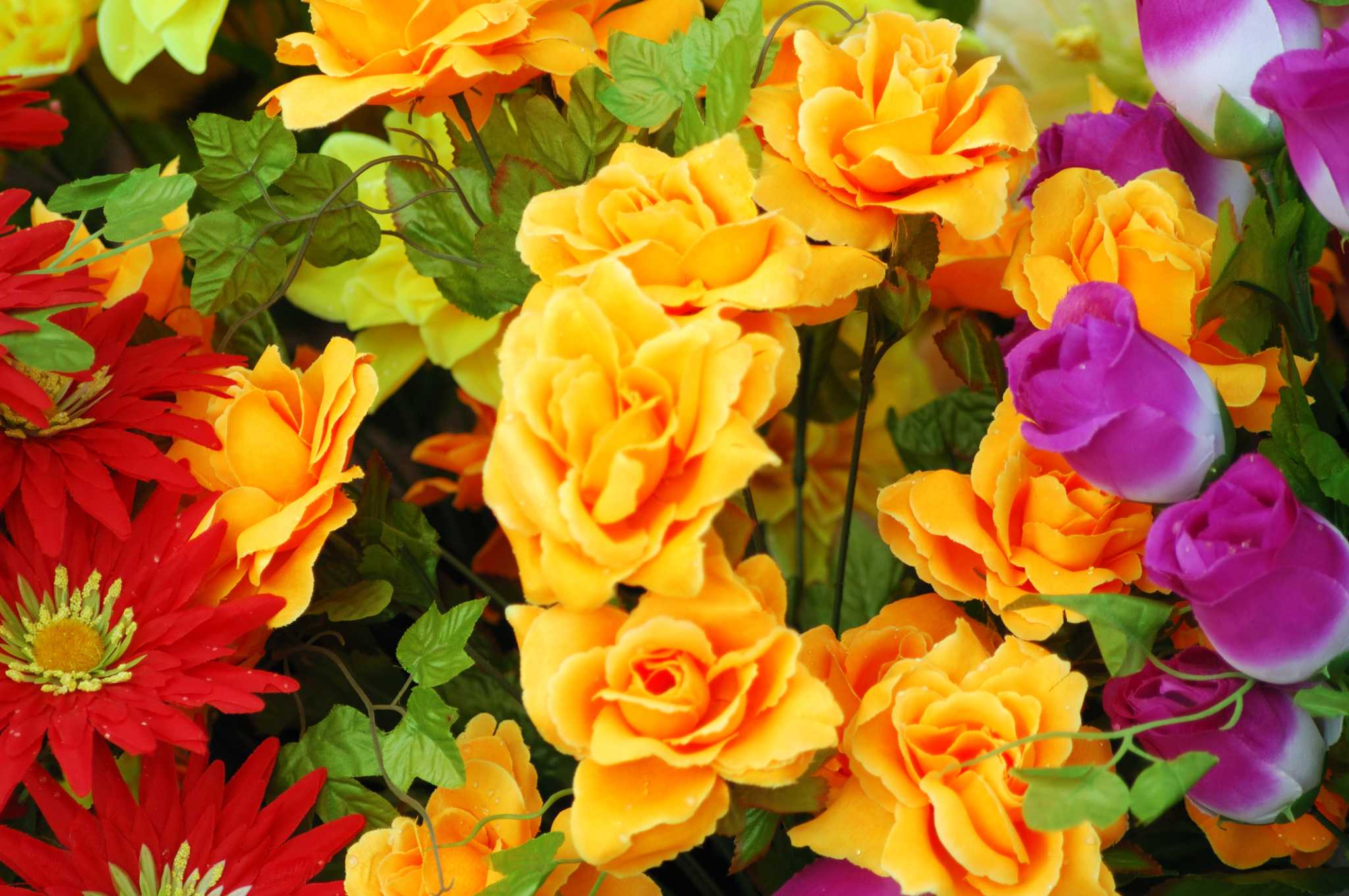 How to Use Silk Flowers for a Girl's Room Wall Decor