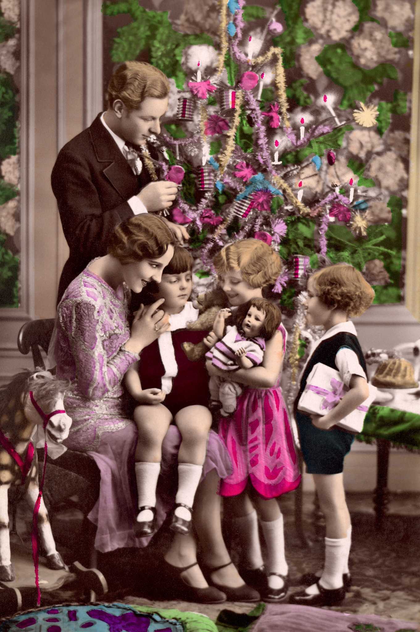 Victorian-Style Christmas Decorating