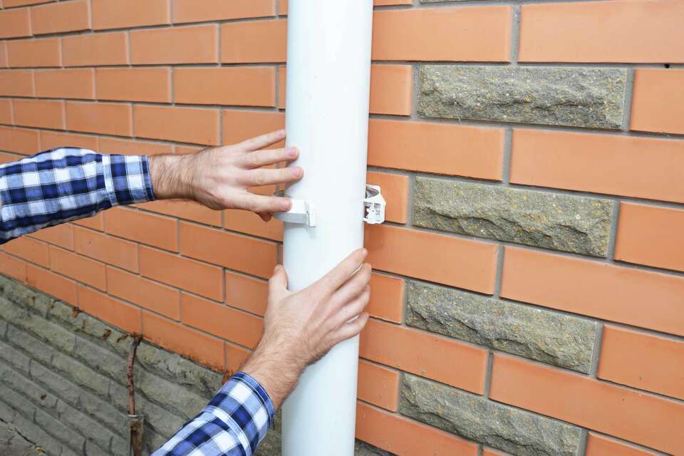 How to Find the Main Water Line Into Your House