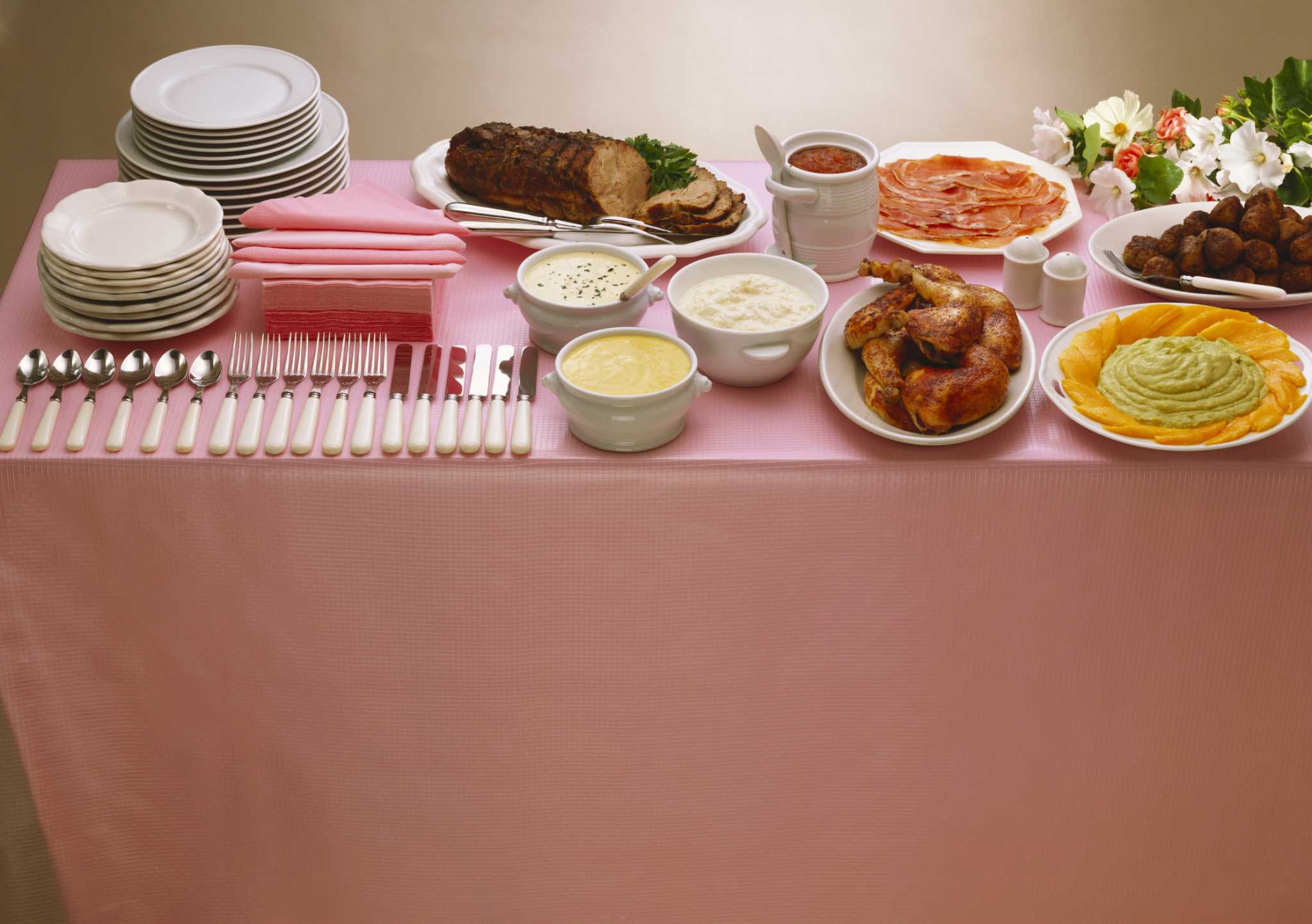Proper Table Arrangements for Serving a Buffet