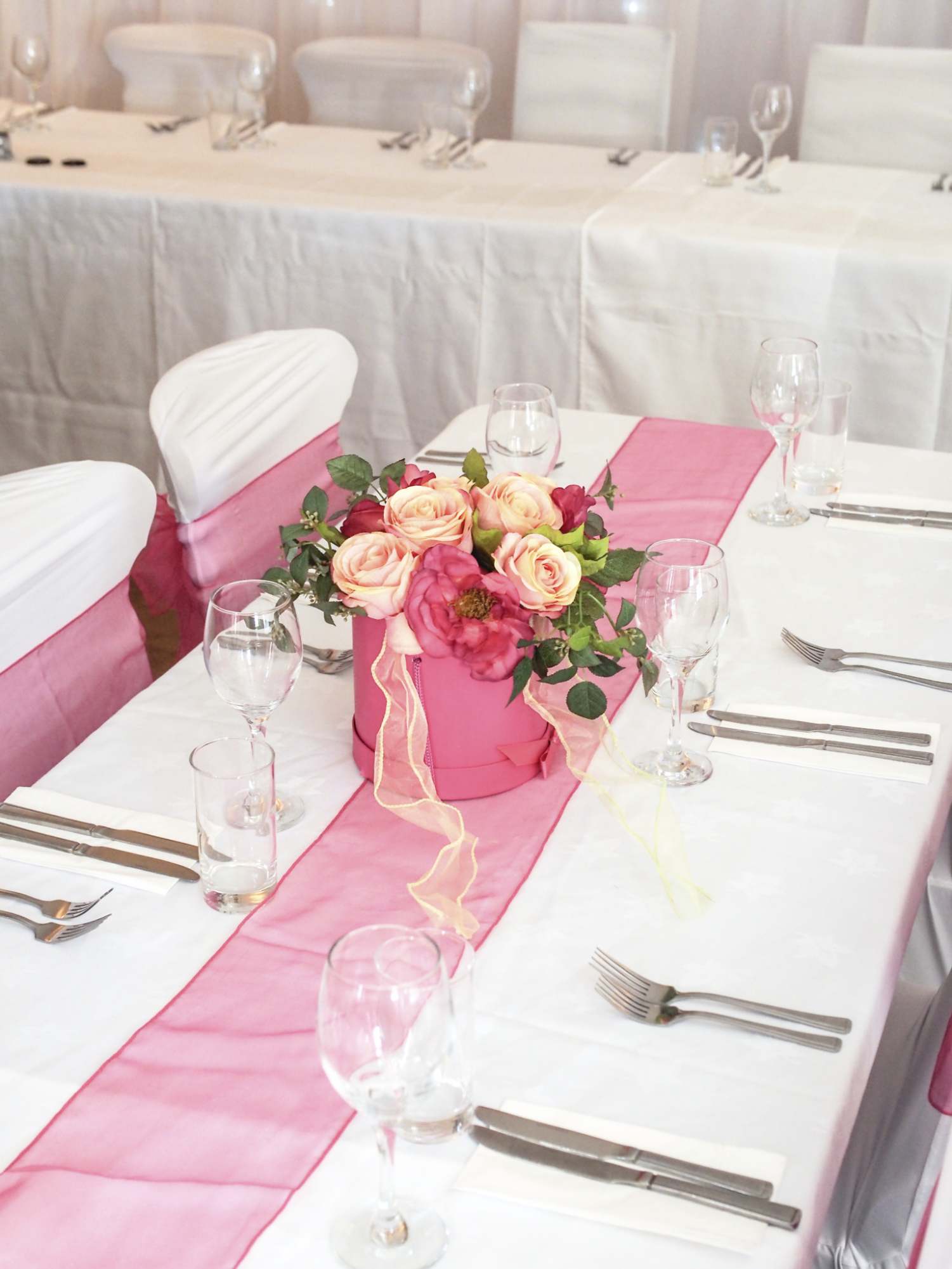 How Wide Should a Table Runner Be?