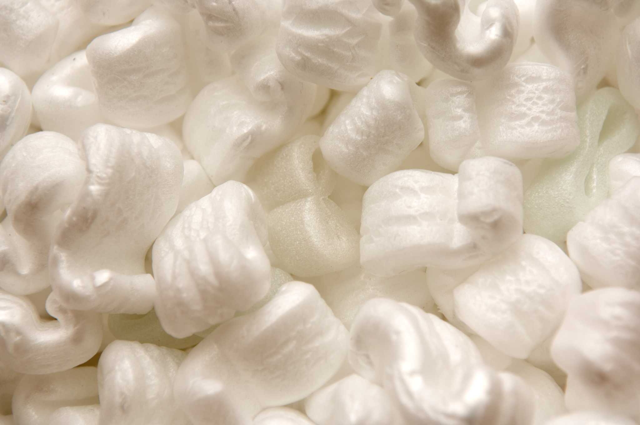 How to Put Foam in Containers for Plants