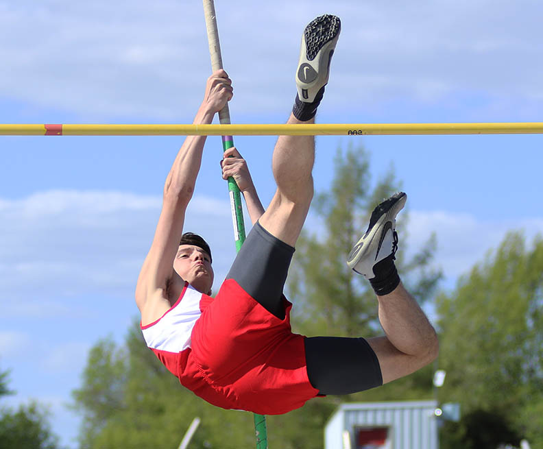 Newcomer North Mac wins SCC boys track championship