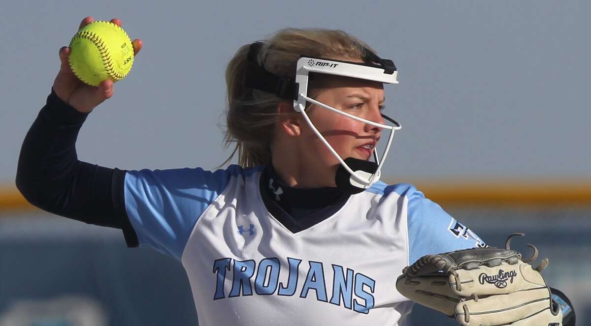 Lucie Dion homers as Triopia rolls past North Greene