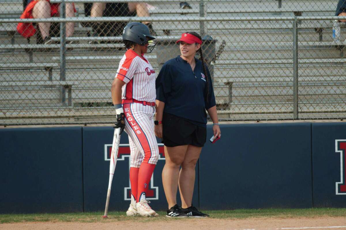 High school softball: Atascocita edges Dawson in area-round opener