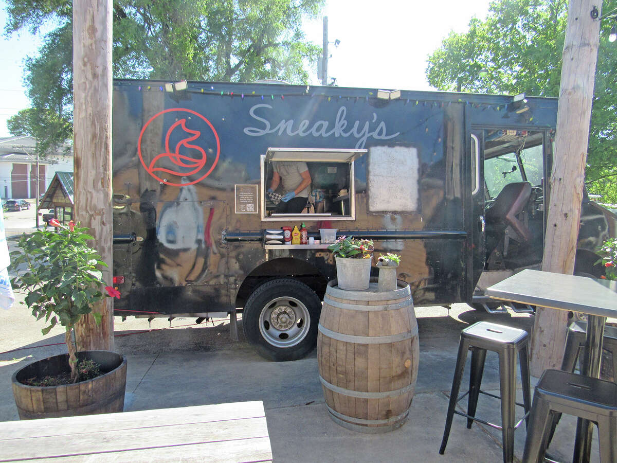 Sneaky’s Bar and Burger Joint new at Recess Brewing site, Edwardsville