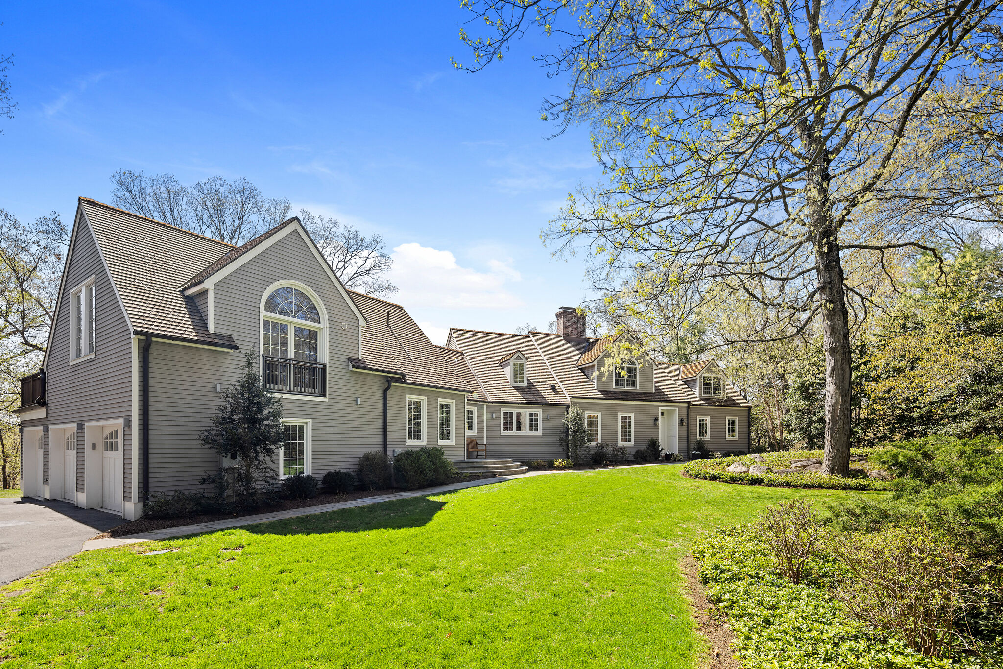 Extensively renovated in Old Stone Bridge