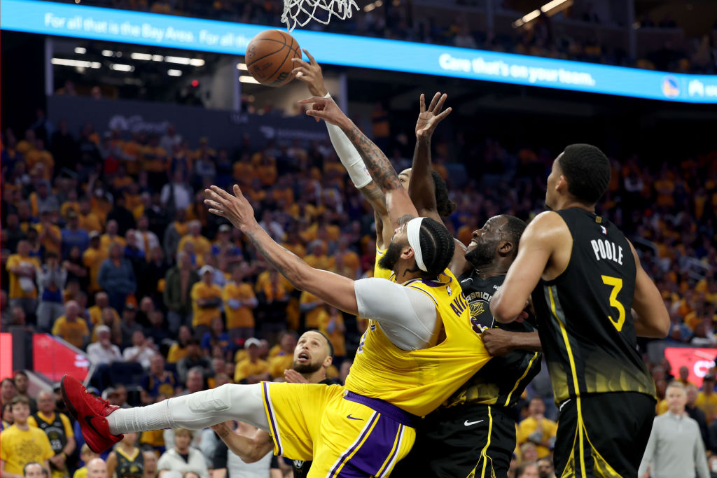 NBA says Lakers should've shot even more free throws vs. Warriors