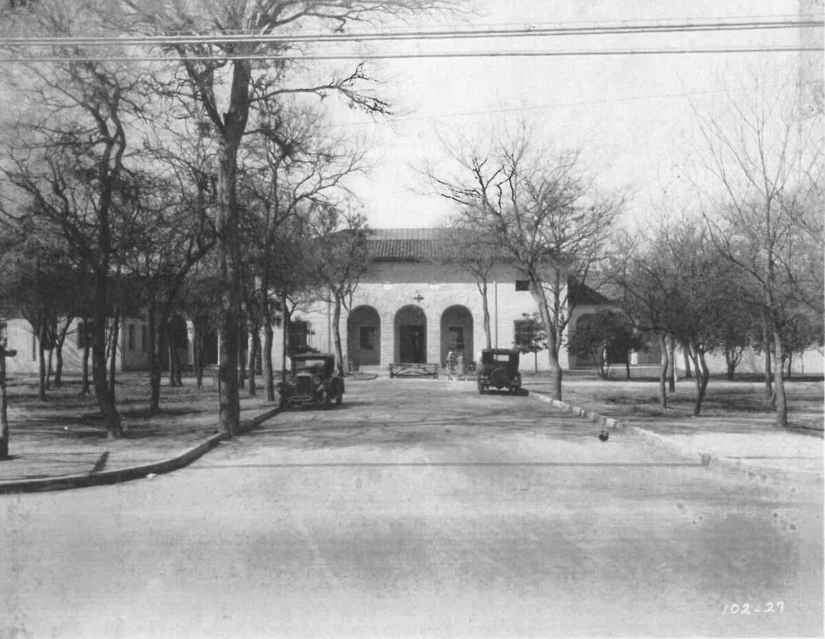 Missing Bowie knife said to have been owned by Alamo defender