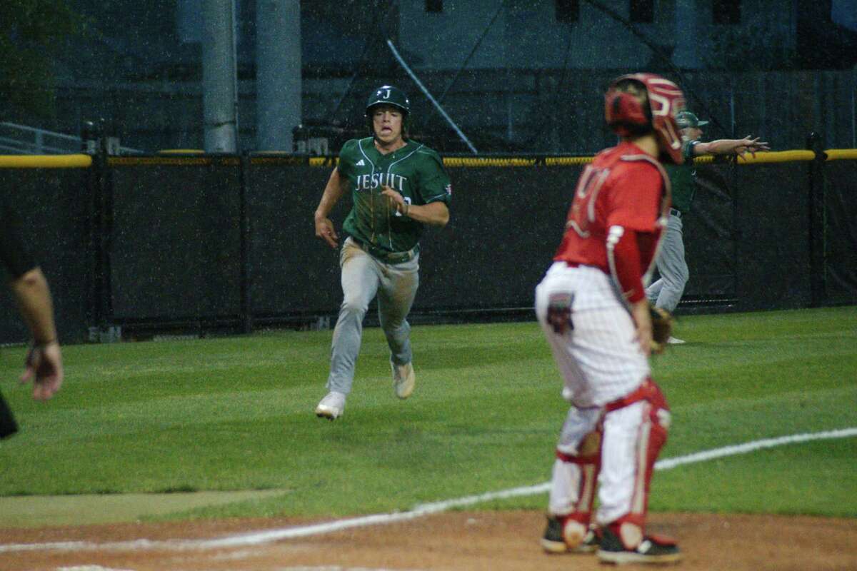 Strake Jesuit edges Clear Brook in baseball playoff opener