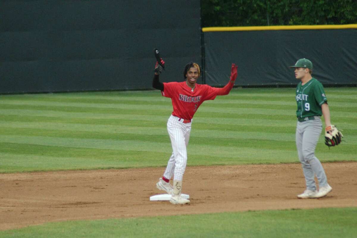 Strake Jesuit edges Clear Brook in baseball playoff opener