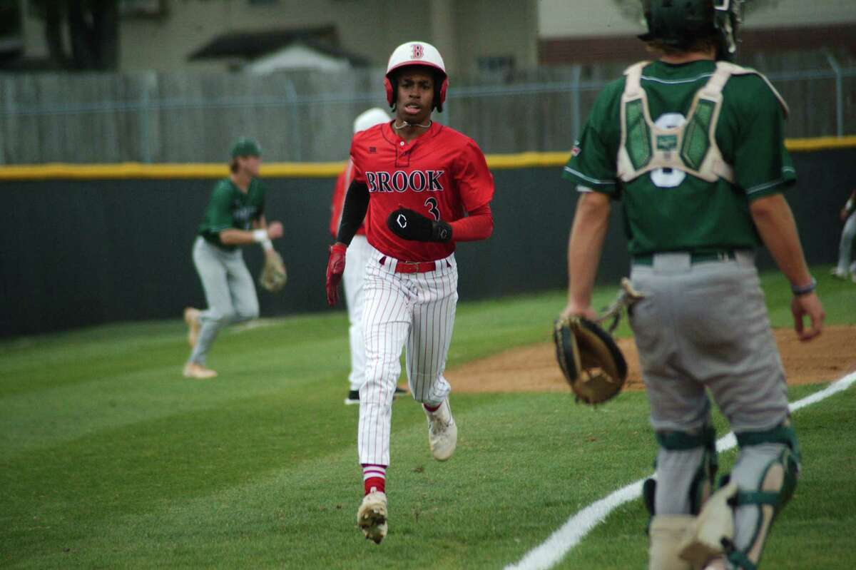 Strake Jesuit edges Clear Brook in baseball playoff opener