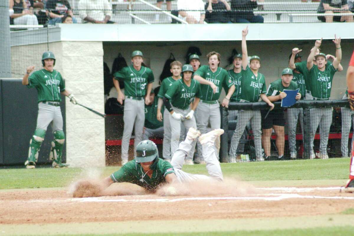 Strake Jesuit edges Clear Brook in baseball playoff opener