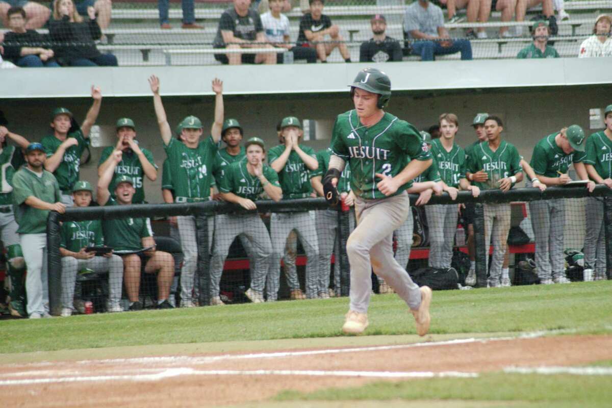 Strake Jesuit edges Clear Brook in baseball playoff opener