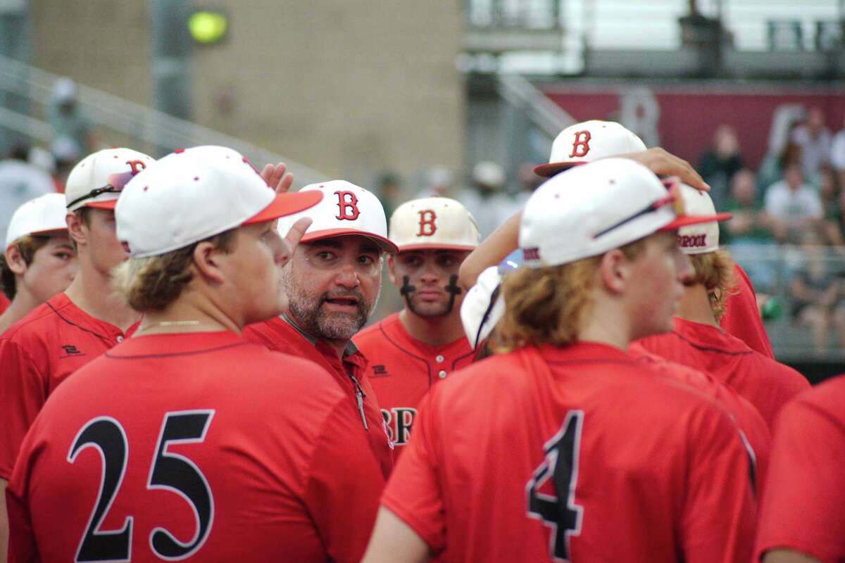 Strake Jesuit edges Clear Brook in baseball playoff opener