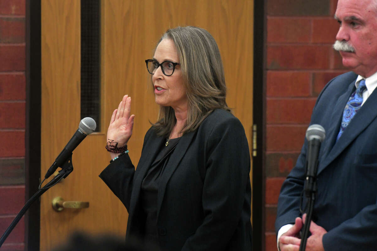 CT lawmaker Robin Comey may get DUI charge dropped in 1 year