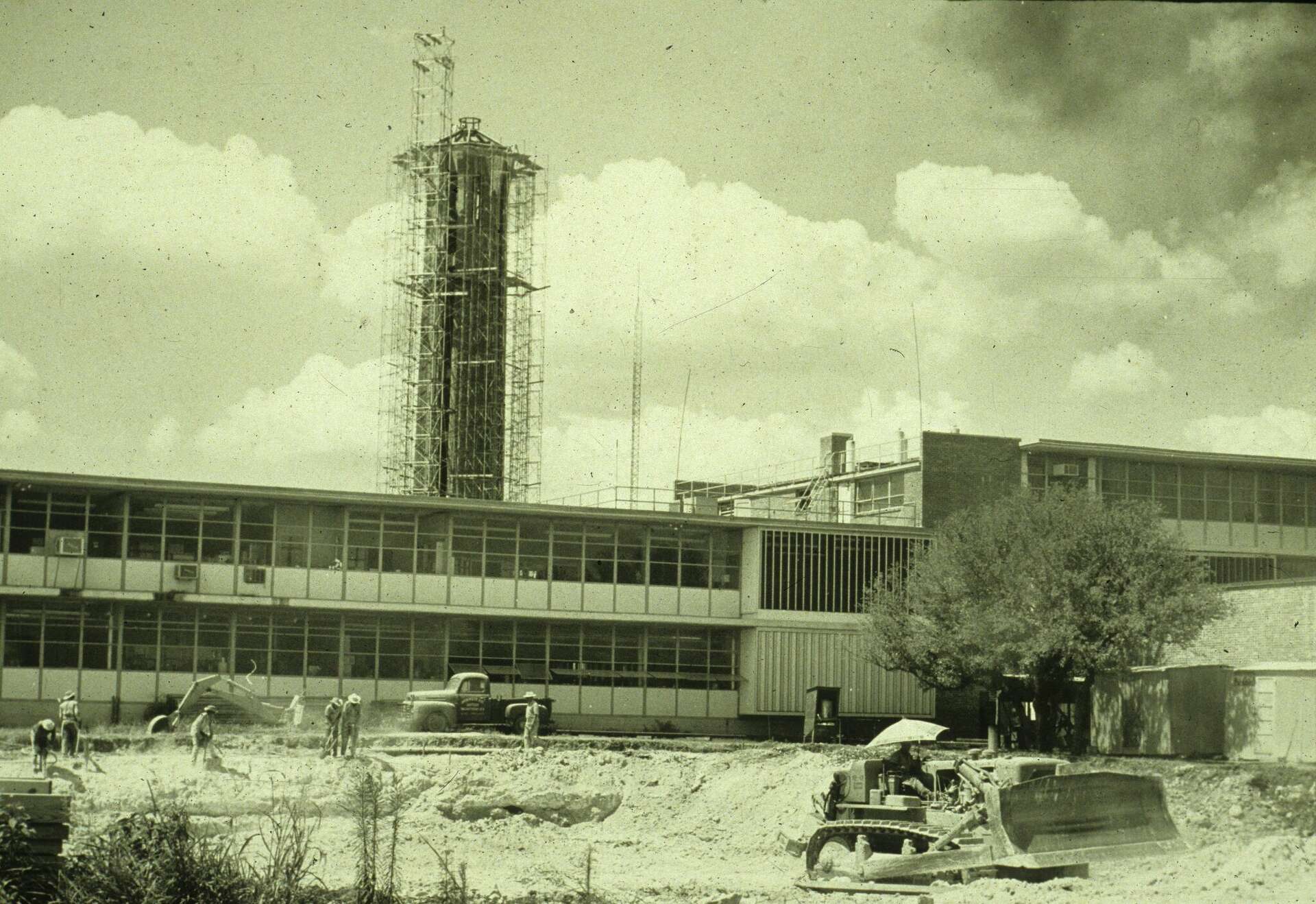 Facts about Trinity University's iconic bell tower in San Antonio
