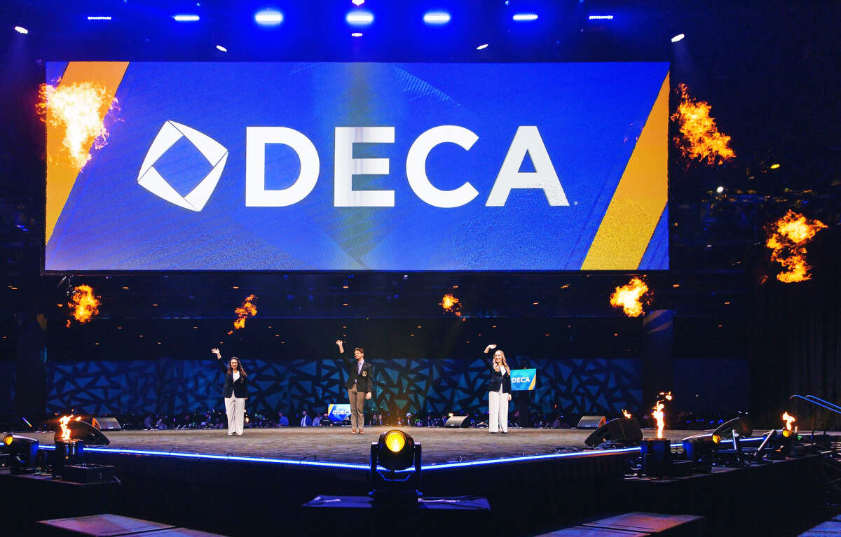 Middletown CT DECA earns highest honors at Fla. career conference