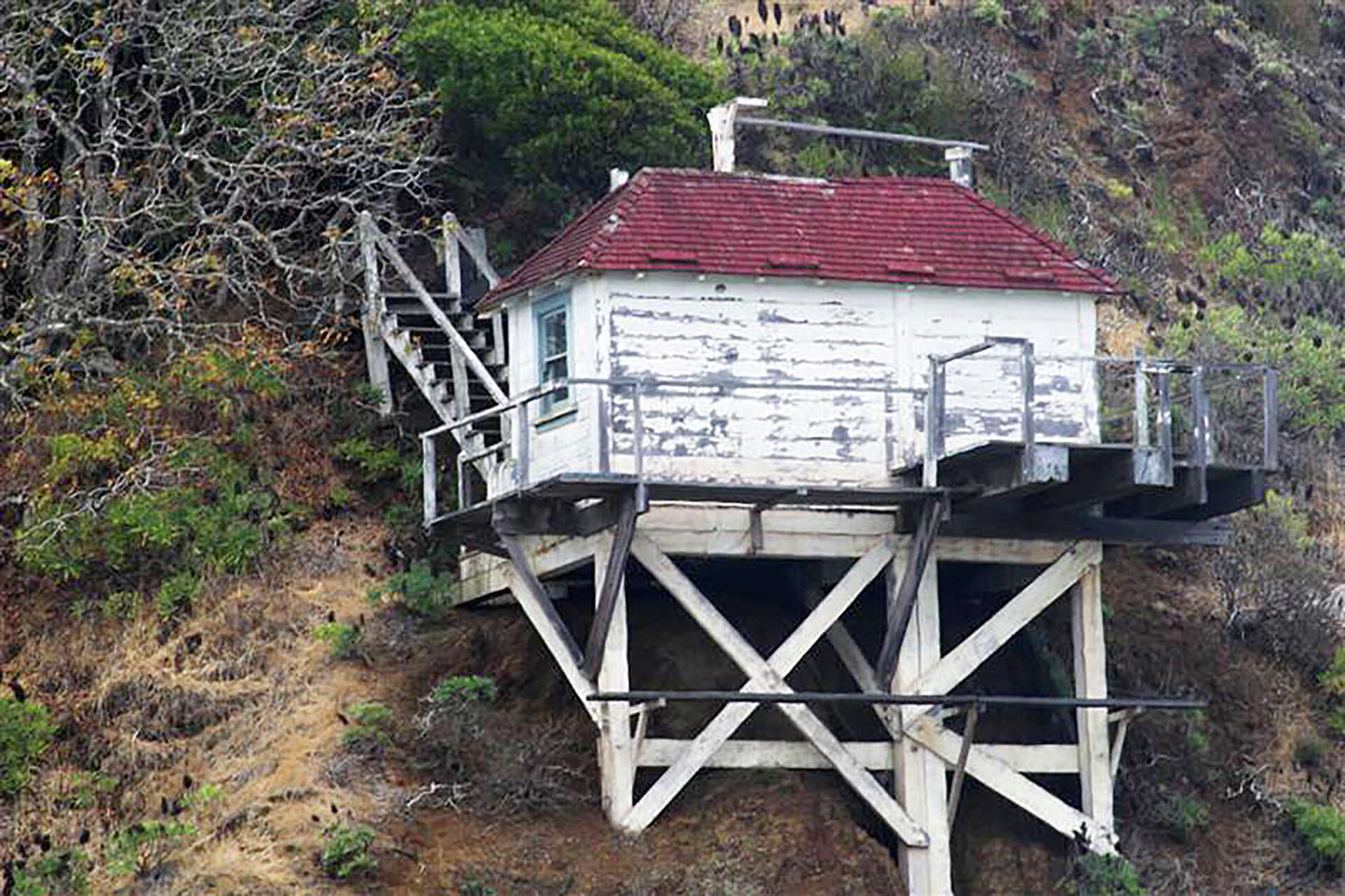 Hidden Angel Island hike takes you to a former lighthouse