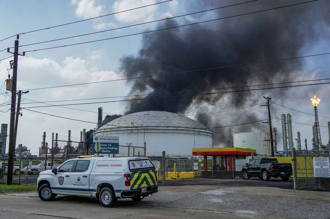 Shell fire updates: 9 contractors back home after Deer Park blaze