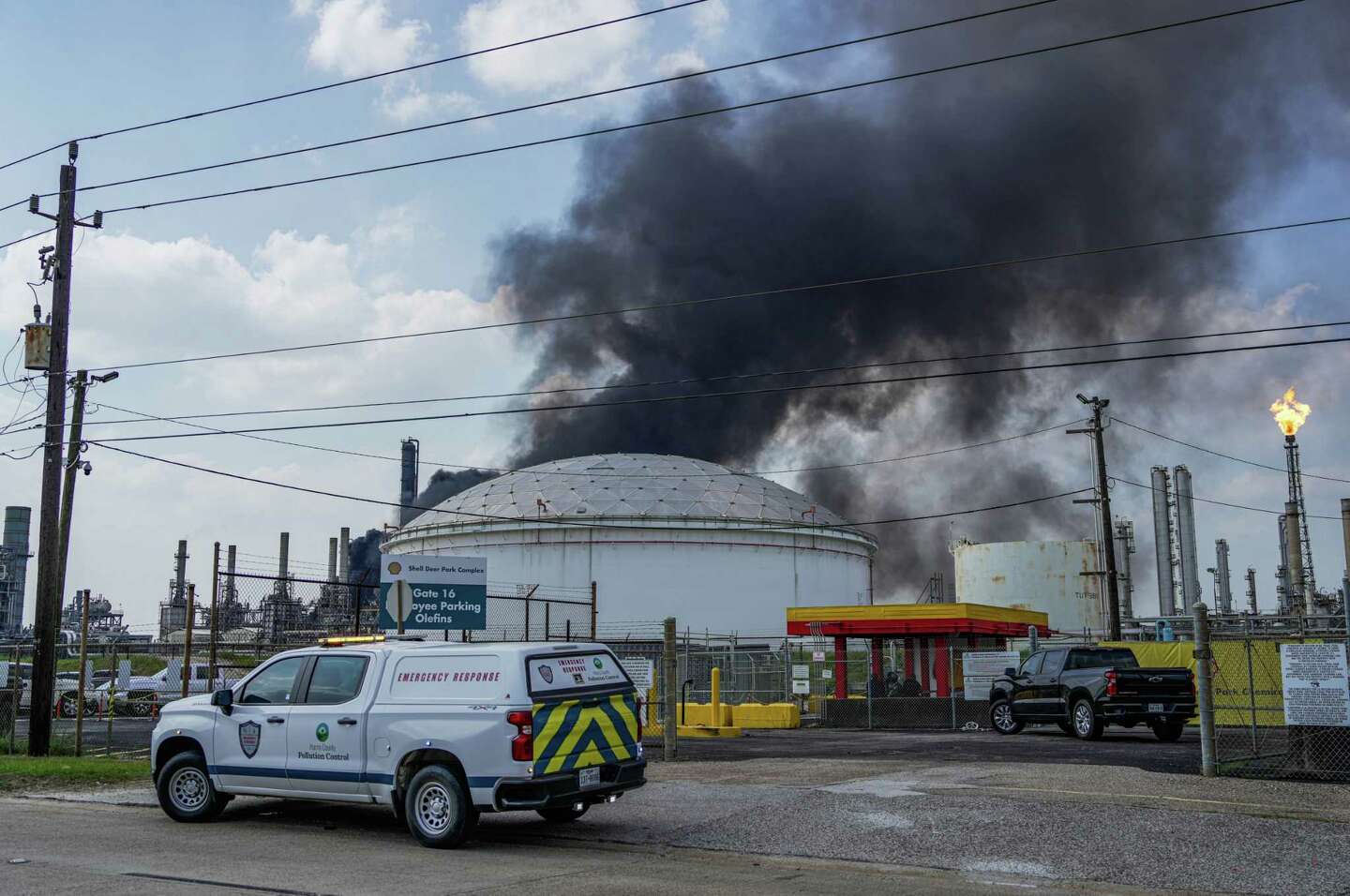 Shell fire updates: 9 contractors back home after Deer Park blaze