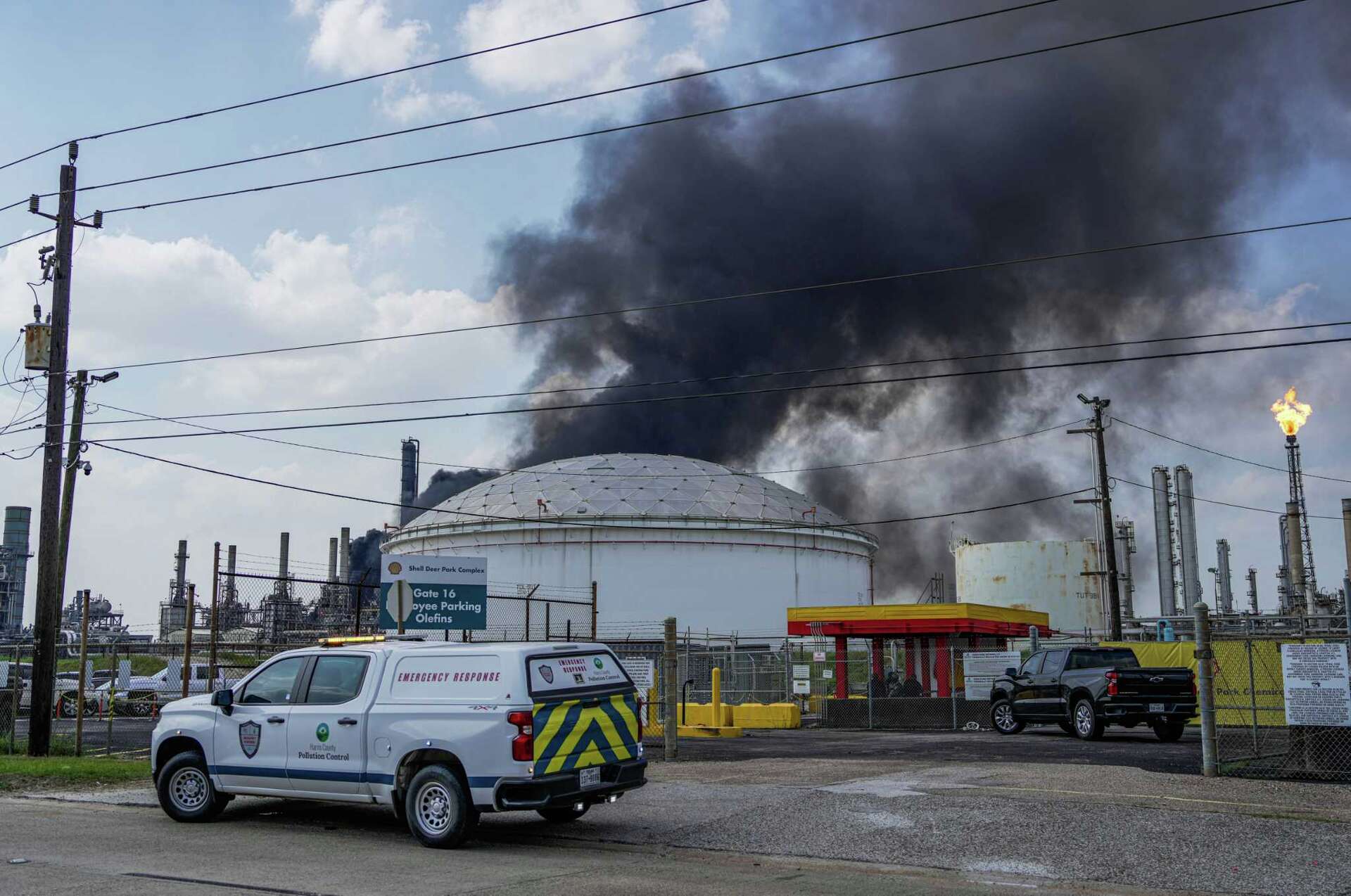 Shell fire updates: 9 contractors back home after Deer Park blaze