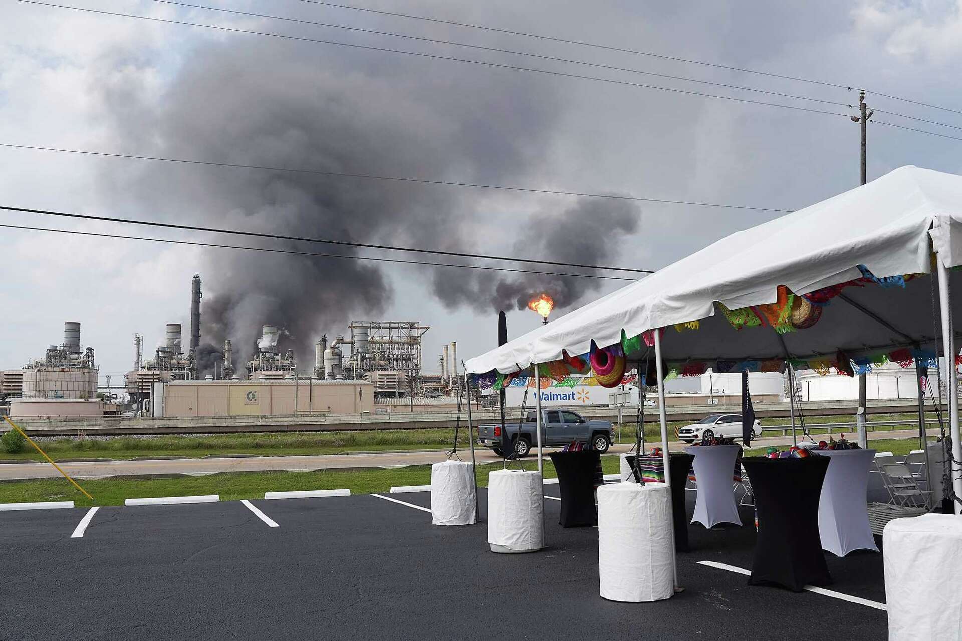 Shell Deer Park chemical plant fire extinguished Sunday, officials say