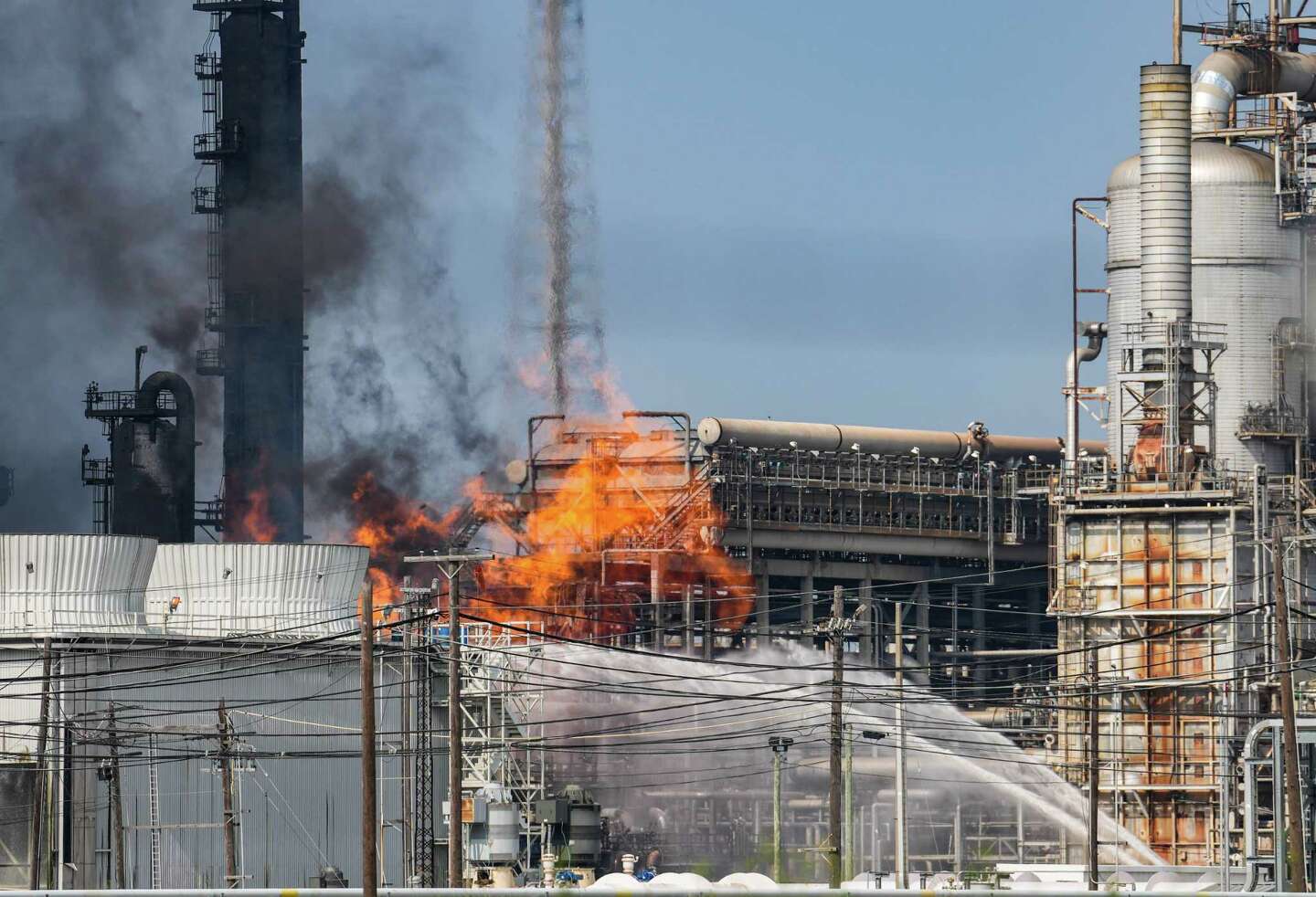 Shell fire updates: 9 contractors back home after Deer Park blaze