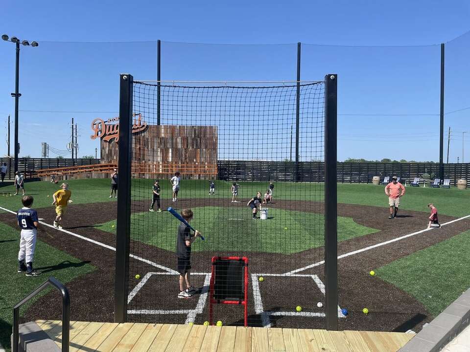 Home Run Dugout: Experience baseball like never before