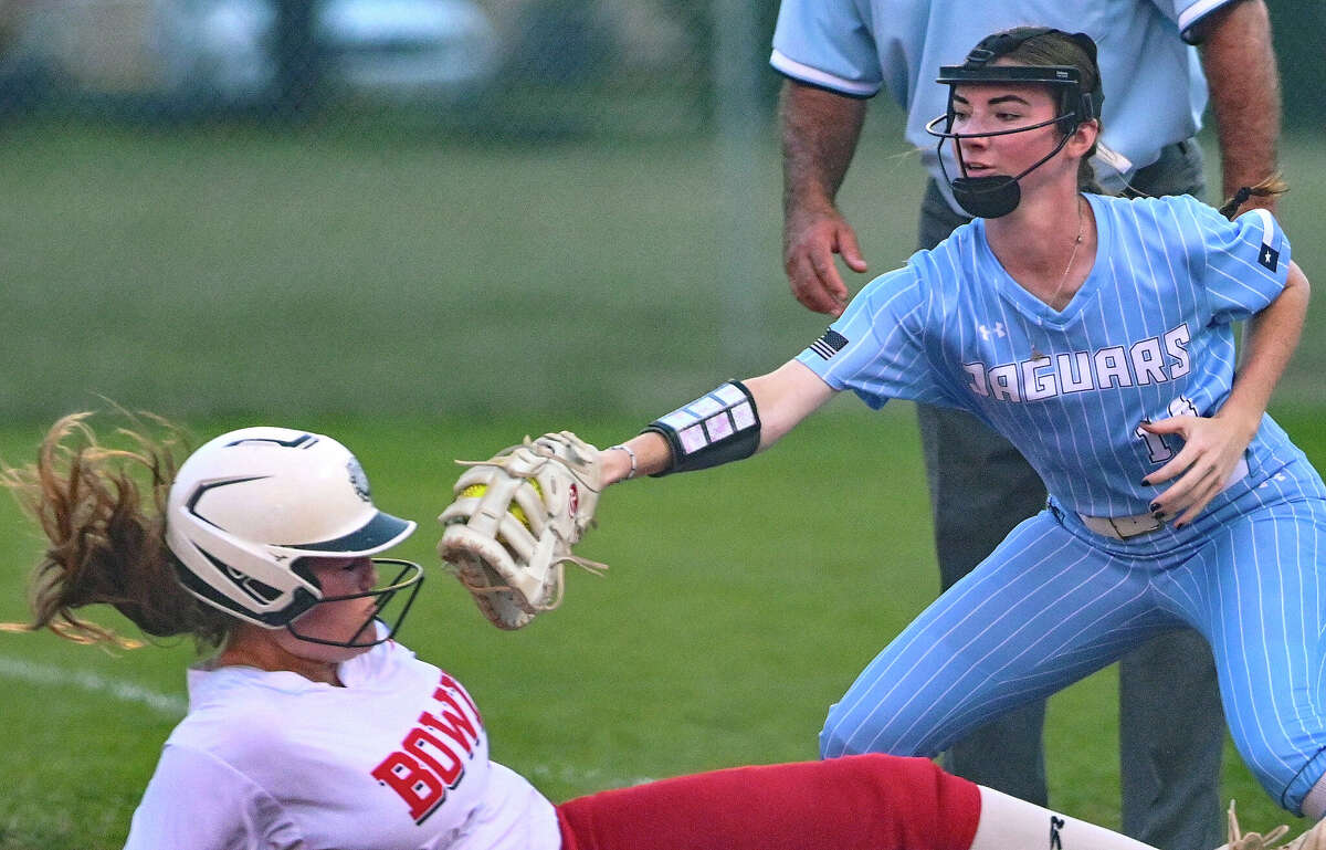 Johnson loses area softball playoff game to Austin Bowie