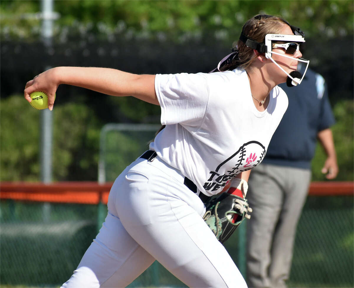 EHS softball shuts out wild Teutopolis