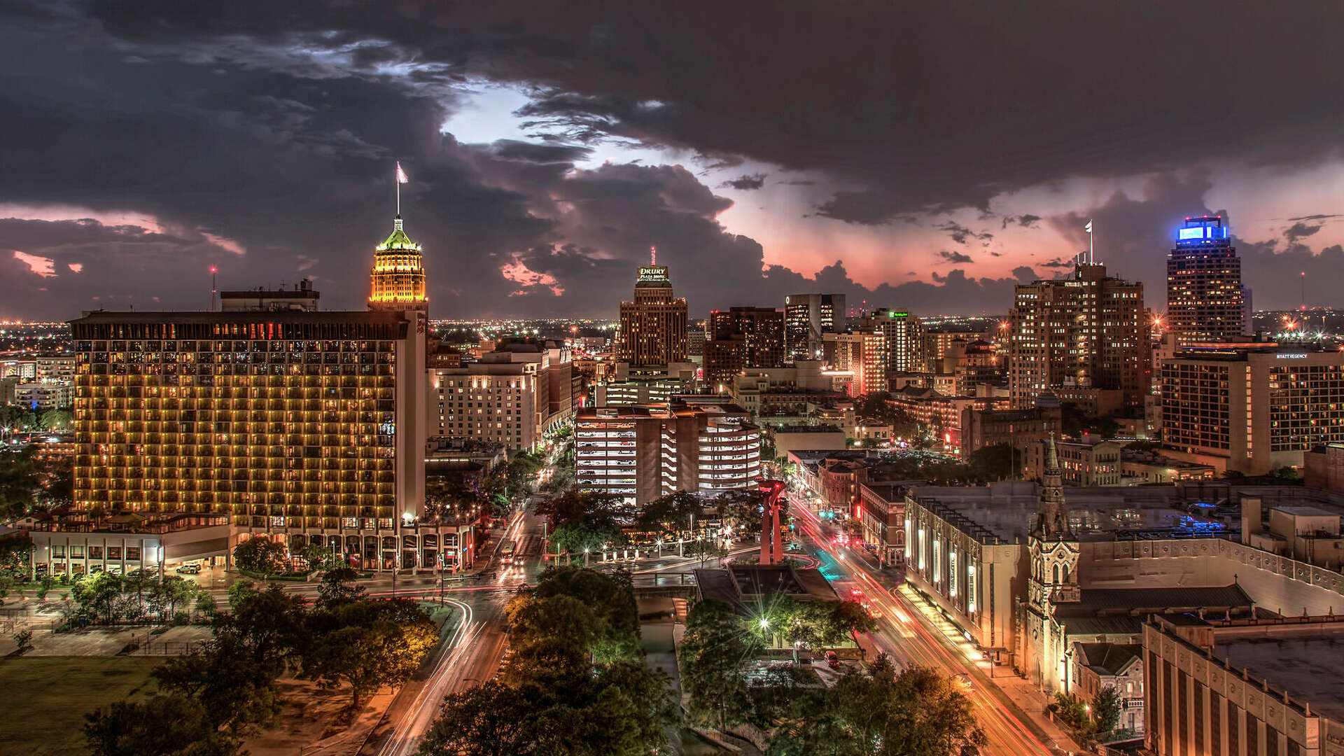 Texas HB 1819 bans juvenile curfews across the state