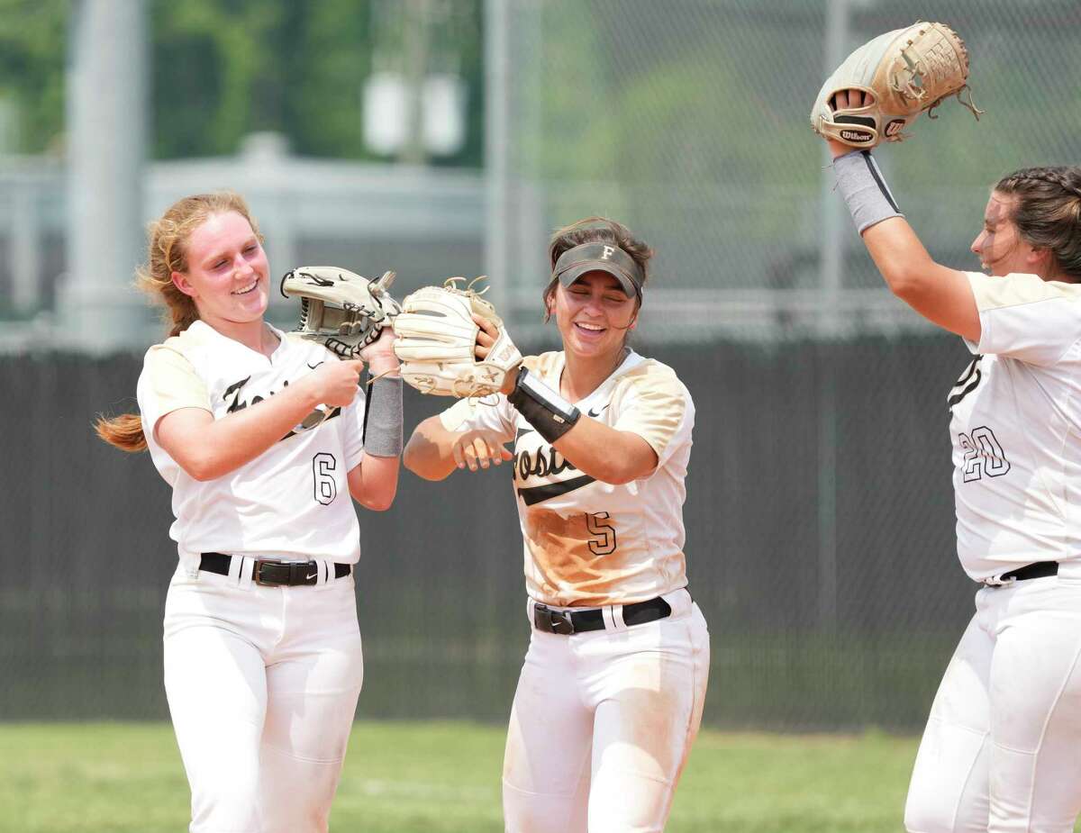 Foster softball sweeps doubleheader, eliminates Crosby