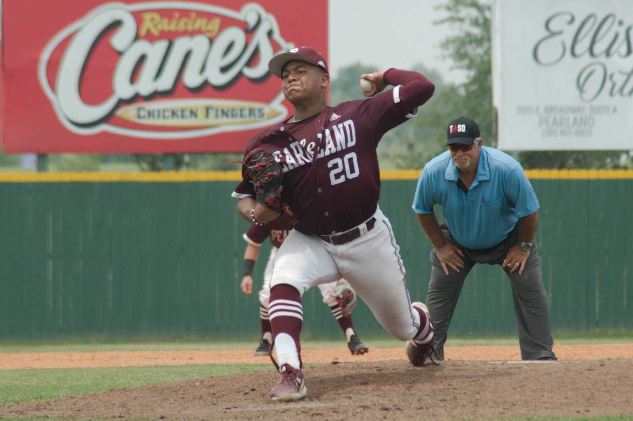 Pearland tops Cinco Ranch, advances to regional championship