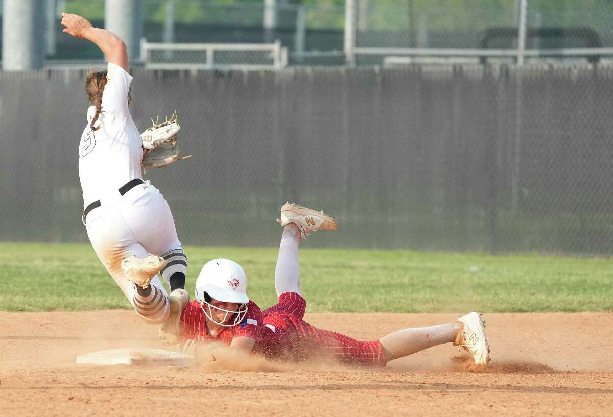 Foster softball sweeps doubleheader, eliminates Crosby