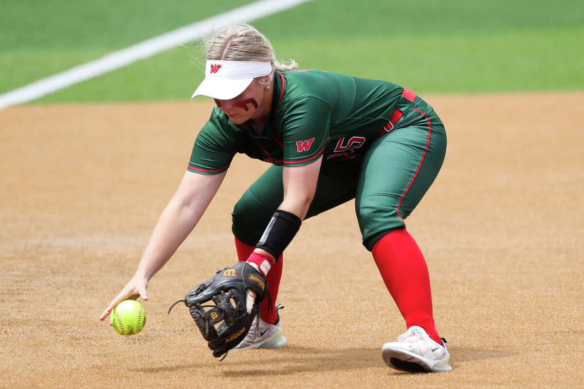 Klein Collins takes area round Game 3 win over The Woodlands