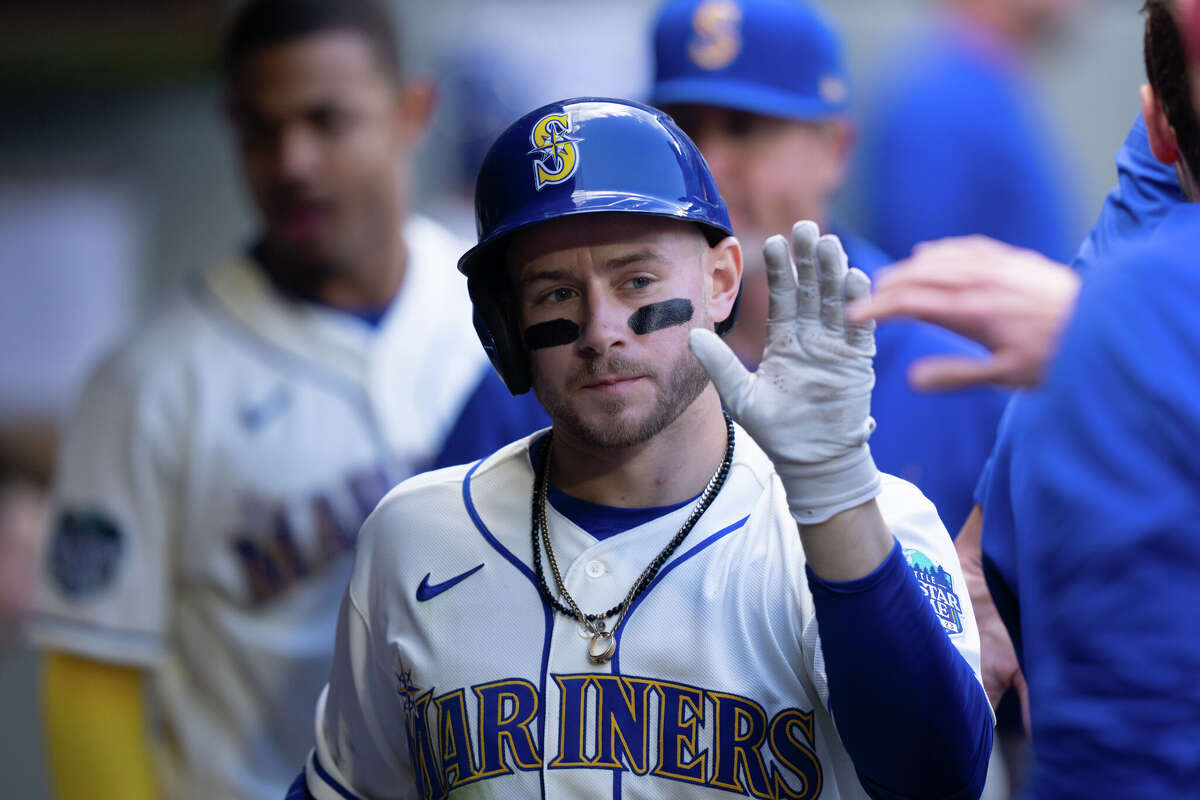 Houston Astros drop series finale against Seattle Mariners