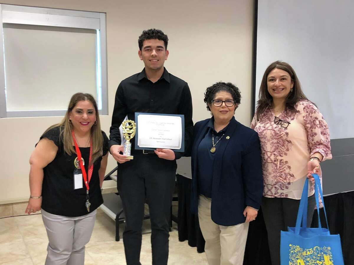 Local poets to read their poems at Write Poetry Laredo workshop