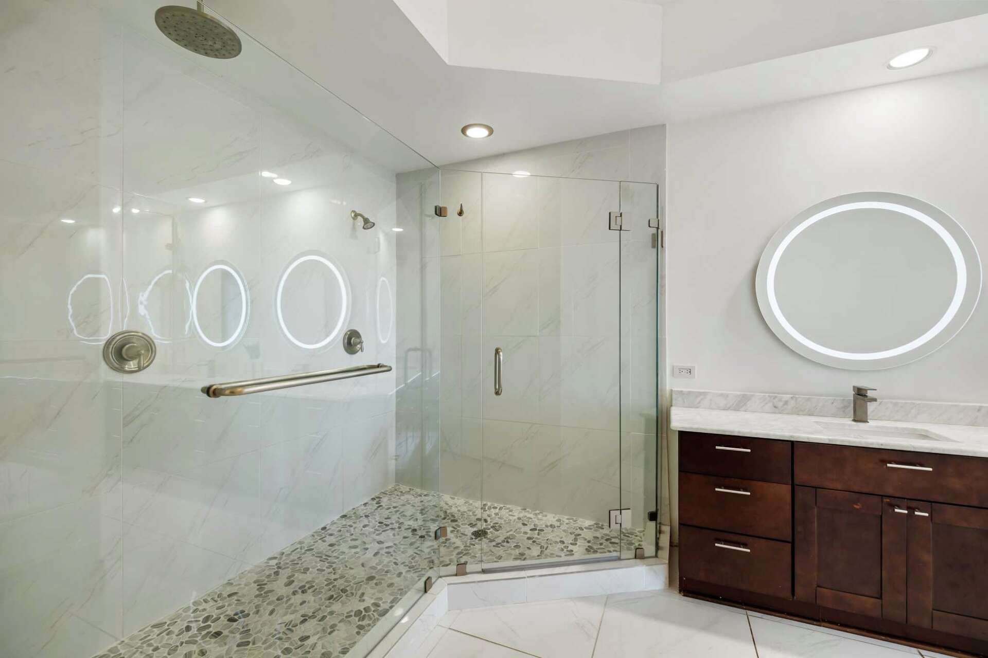 Renovated 30th floor condo brings back memories of New York living