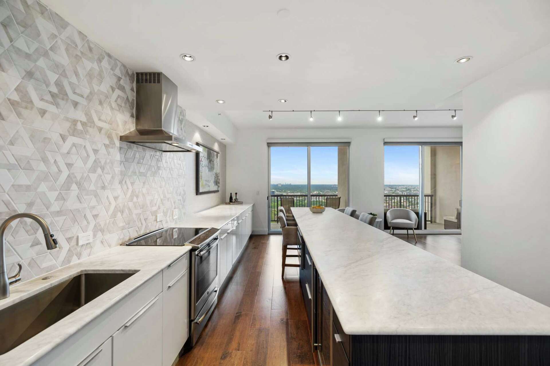 Renovated 30th floor condo brings back memories of New York living
