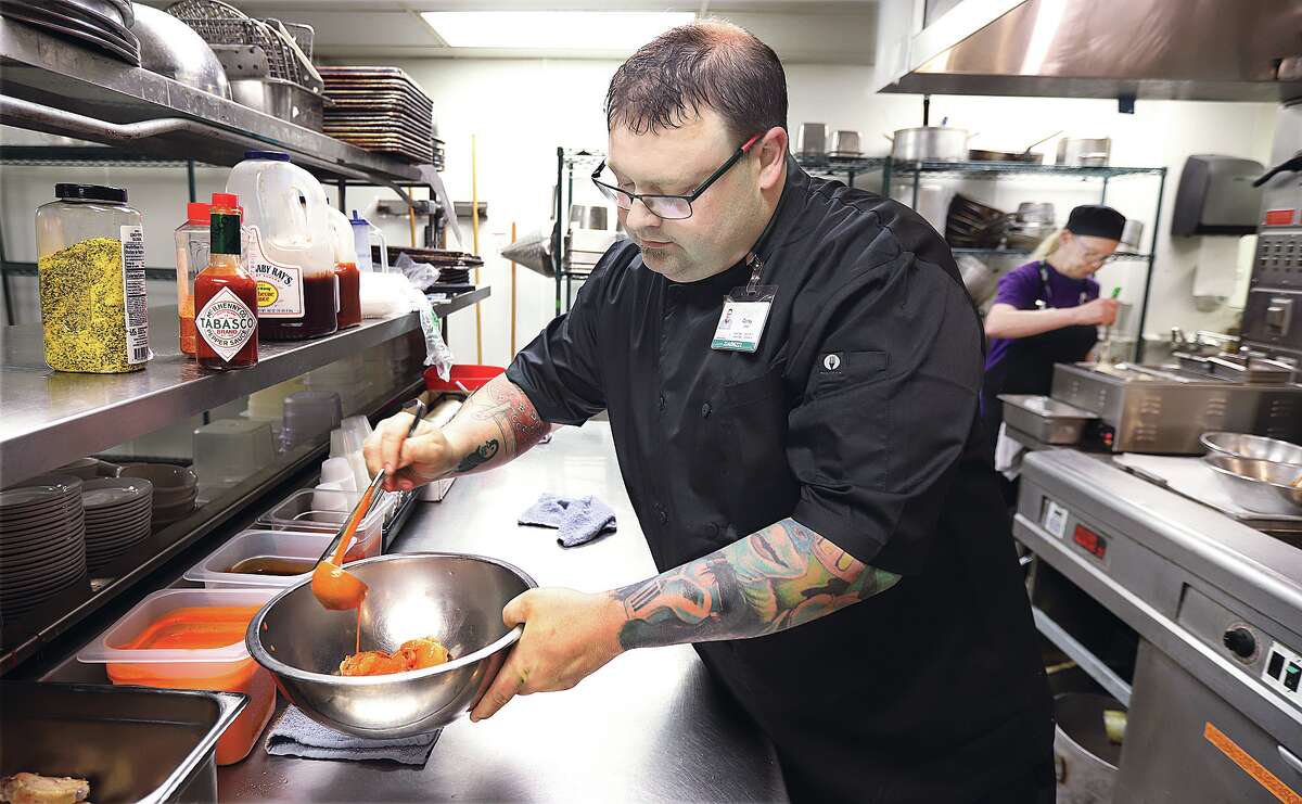 Alton's Argosy welcomes new chef, opening River Side Grille