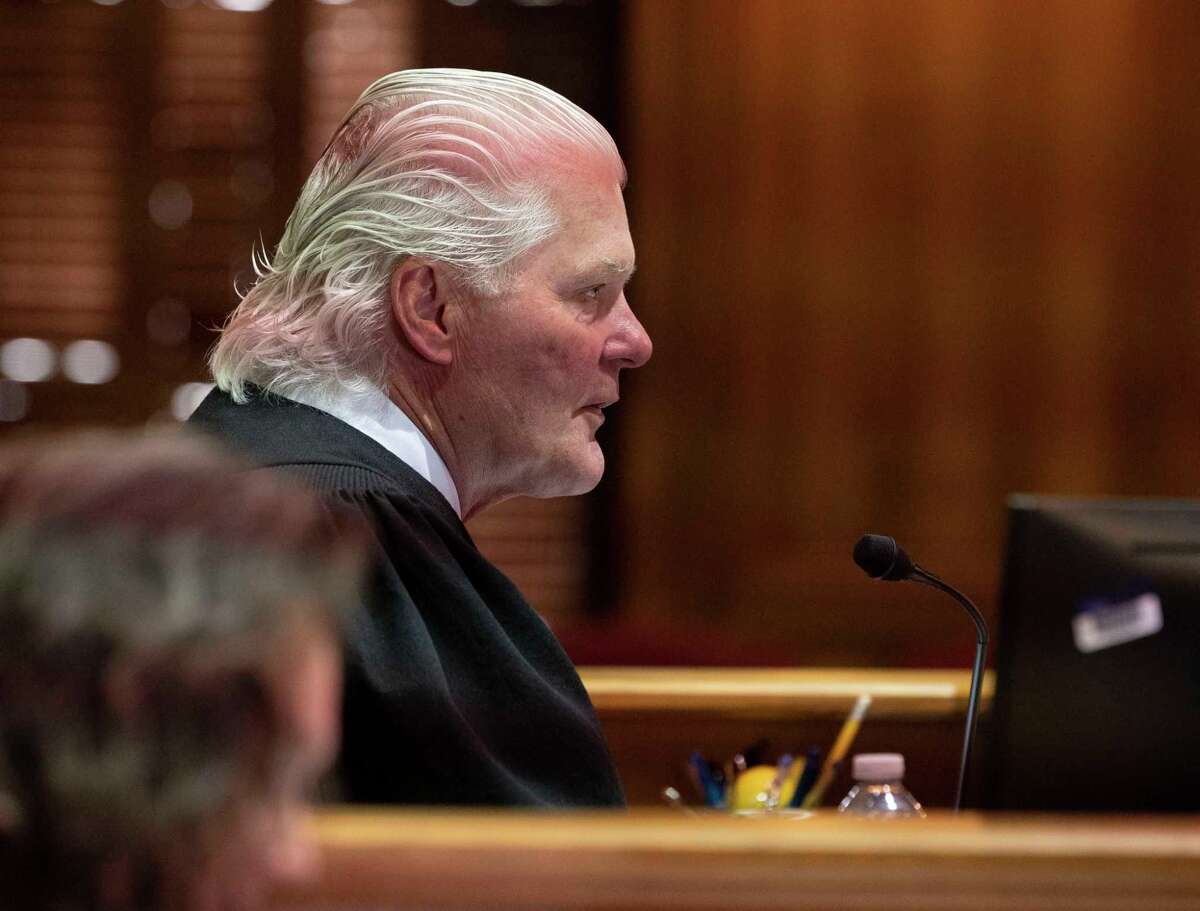 Kindlon says that Mavis, DOT officials should be on trial, not Hussain